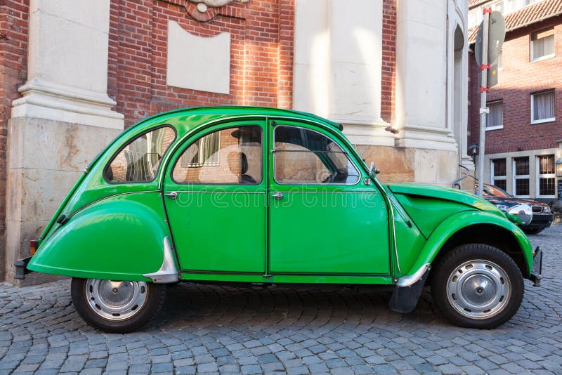 393 Stary Citroen 2cv zdjęć stockowych - bezpłatne i z licencją Royalty ...