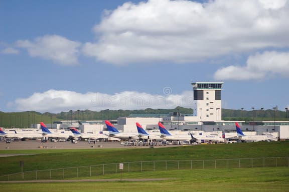 CVG Delta Airlines Hub editorial stock image. Image of landed - 5584239