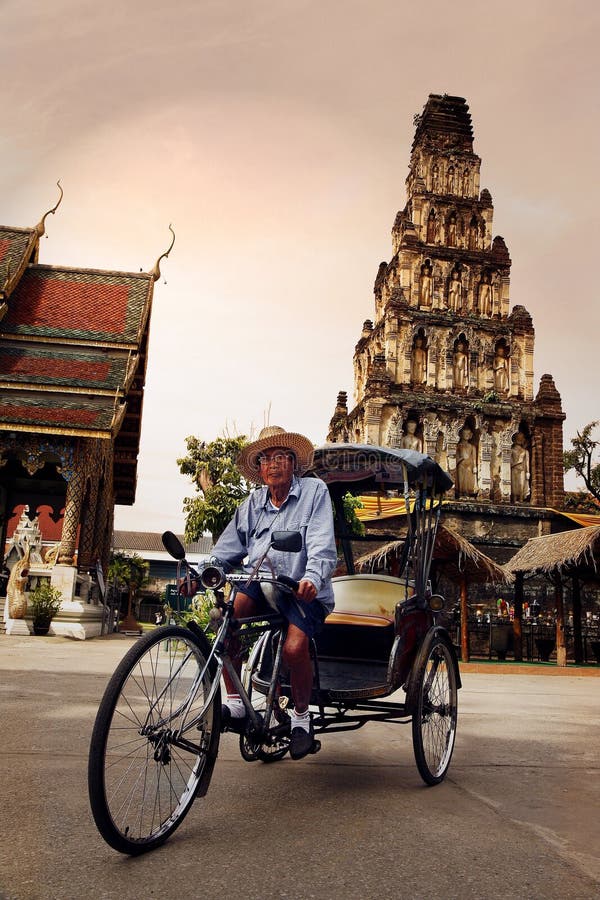 Cycle Rickshaw editorial image. Image of livelihood, bicycle - 43104375