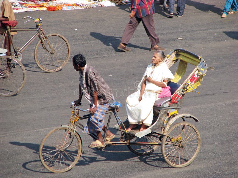Cycle rickshaw in Puri editorial photography. Image of business - 20871297
