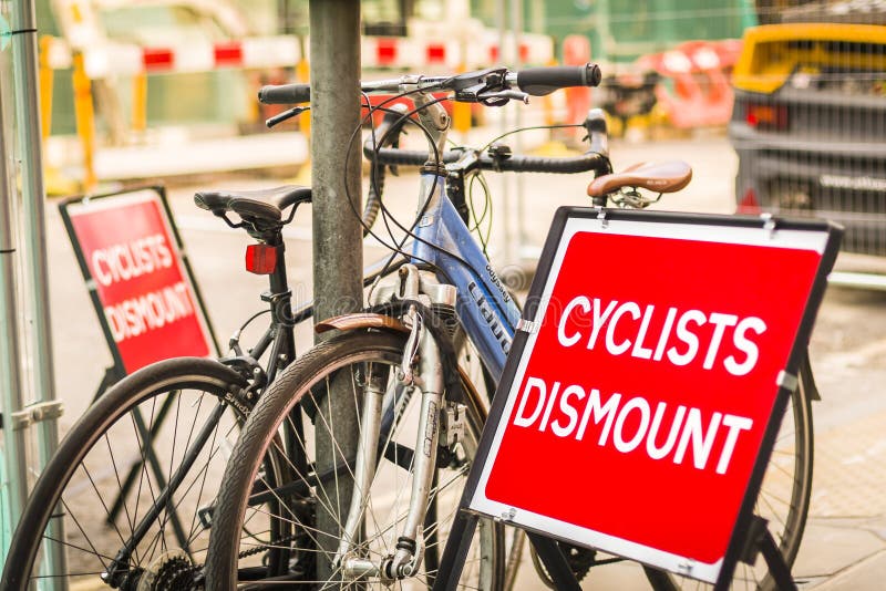 Cyclists Dismount Warning Sign Editorial Photography - Image of caution ...
