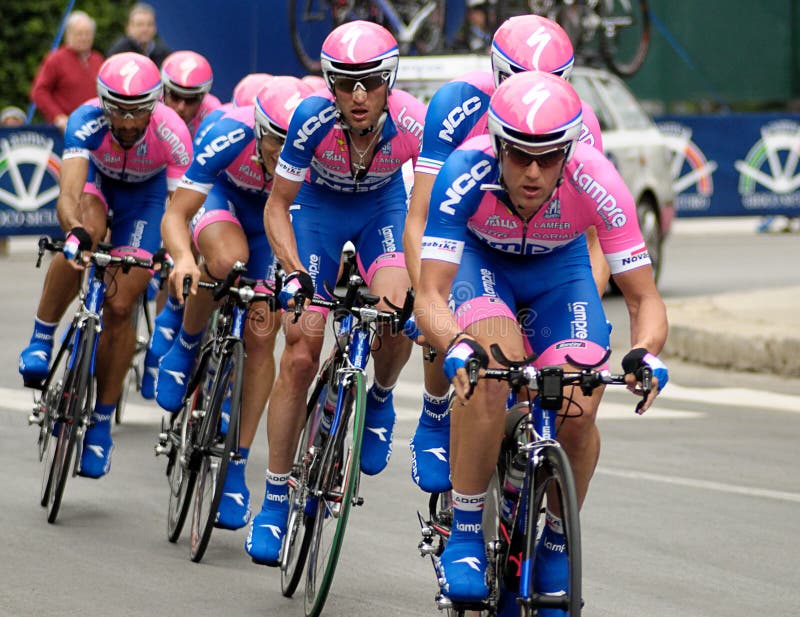Cyclists in giro d italia editorial photo. Image of competition - 5142926