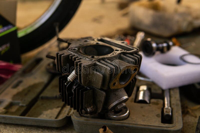 Cylinder head ex5 stock image. Image of bolts, bike - 314363145