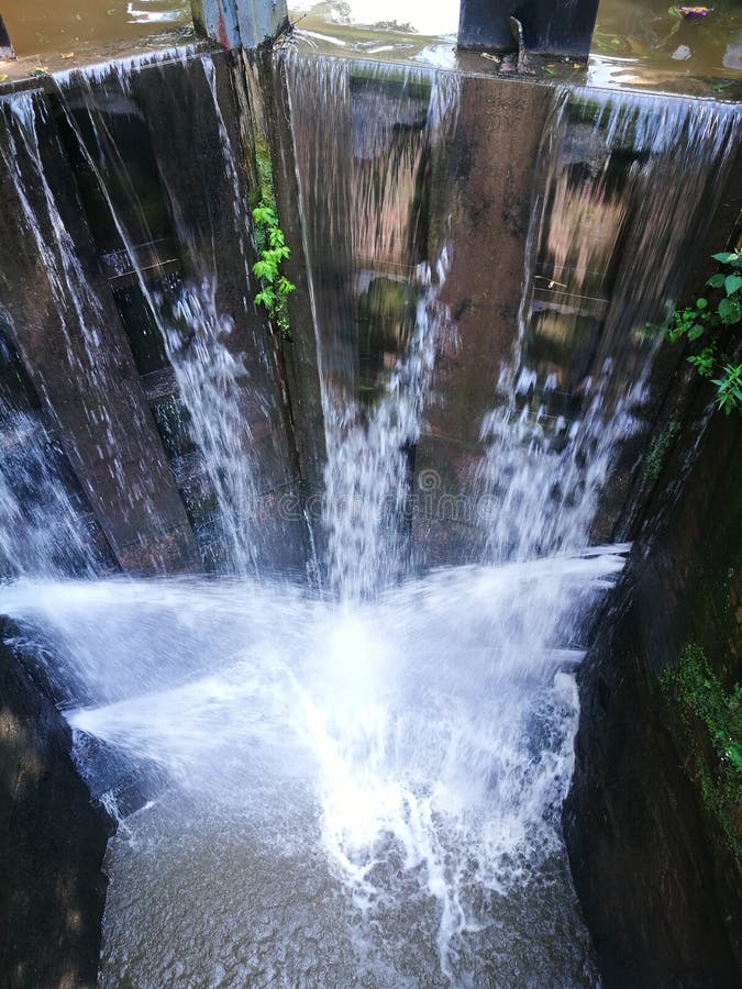 Cyti editorial image. Image of river, cyti, woter, nice - 119507660