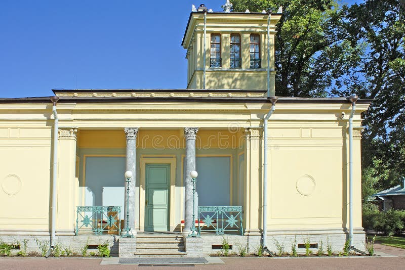 Czarina S Pavilion in Peterhof Stock Photo - Image of columns, wall ...