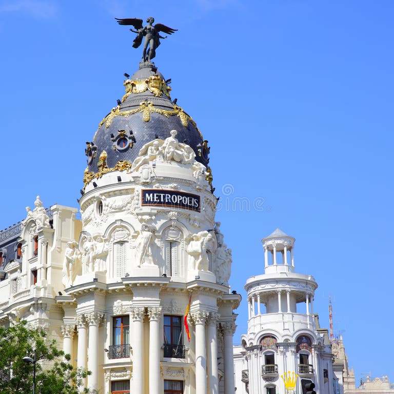 Cúpula Del Edificio De La Metrópoli Imagen editorial - Imagen de centro, hotel: 78336180
