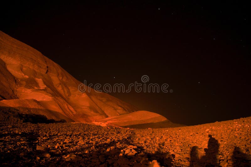 Paysage de désert de nuit photo stock. Image du lumineux - 31319138