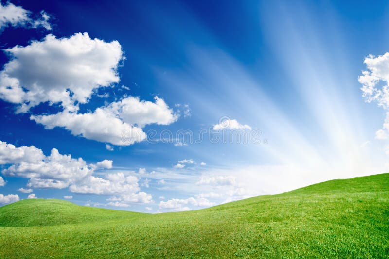 Día soleado, campo verde imagen de archivo. Imagen de nube - 31346681