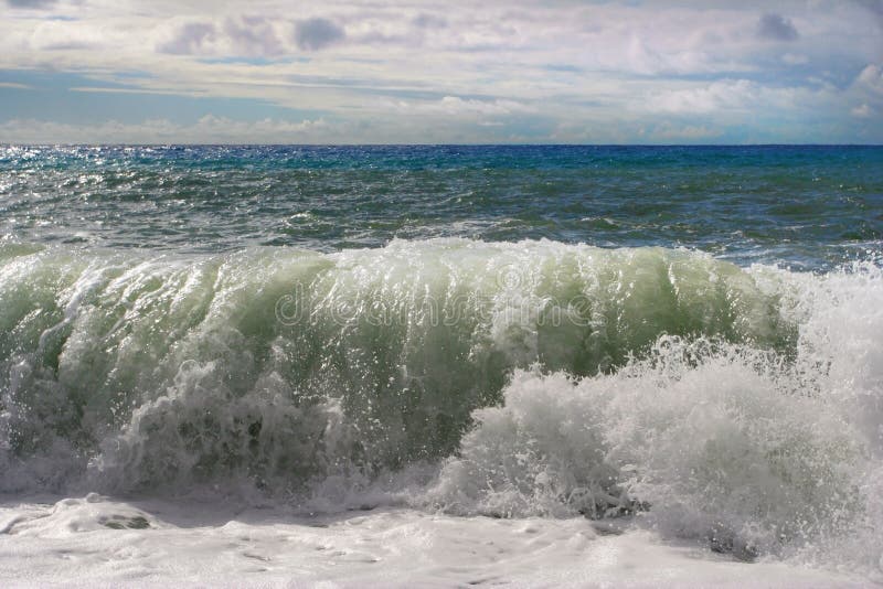 Día Tempestuoso En La Playa Imagen de archivo - Imagen de viento, cielo ...