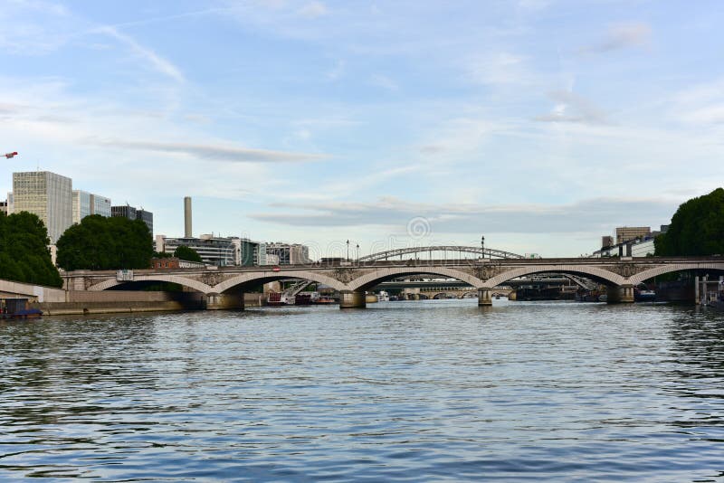Le Pont D'Austerlitz La Nuit Paris, France Photo stock - Image du ...