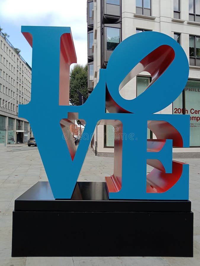 3D Designed Love Sign in the Heart of London Editorial Photography ...