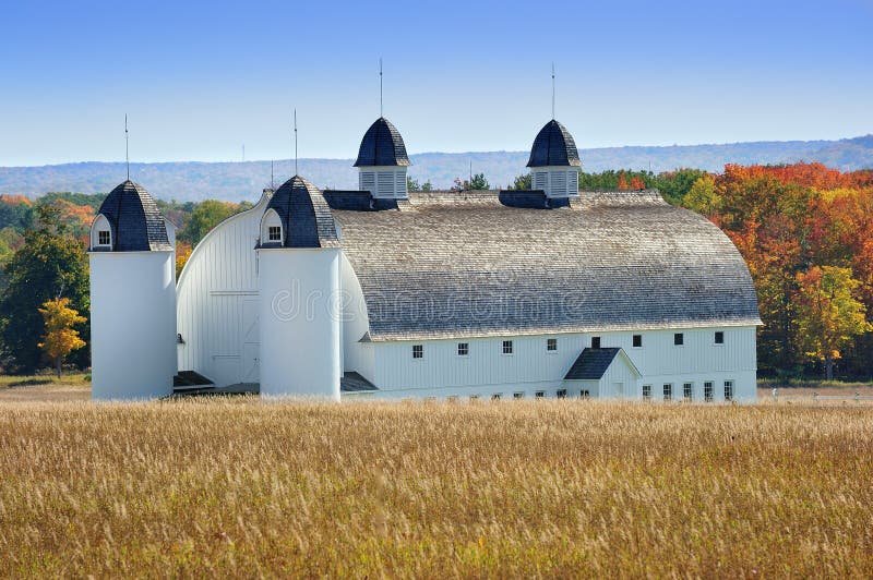(D.H Day Barn) - Lago National Das Dunas Do Urso Do Sono Imagem de ...