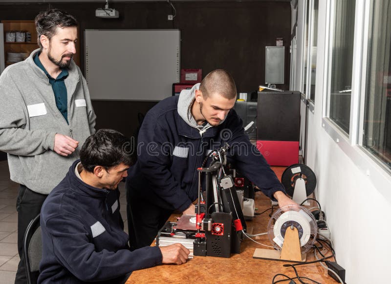 3D Scanning and Printing Training Class Stock Image - Image of indoors ...