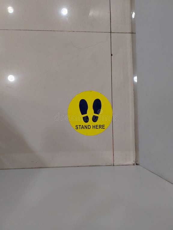 The 3d Yellow and Foot Symbol for Stan Stock Photo - Image of circle ...