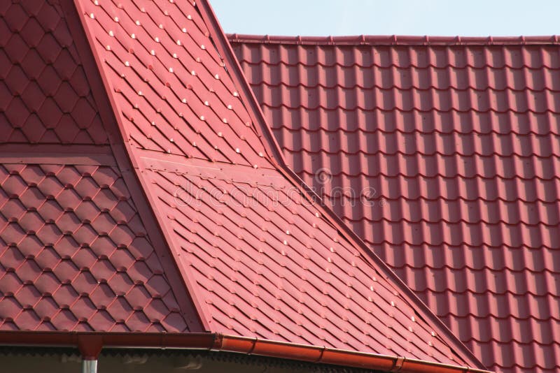 Dach zdjęcie stock. Obraz złożonej z czerwień, budynek - 2359902