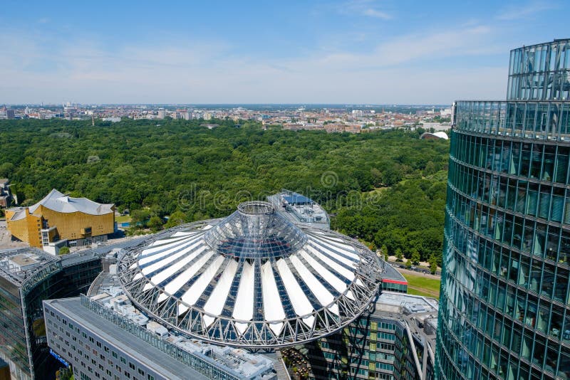 Dach Sony Centers Bei Potsdamer Platz in Berlin Redaktionelles ...