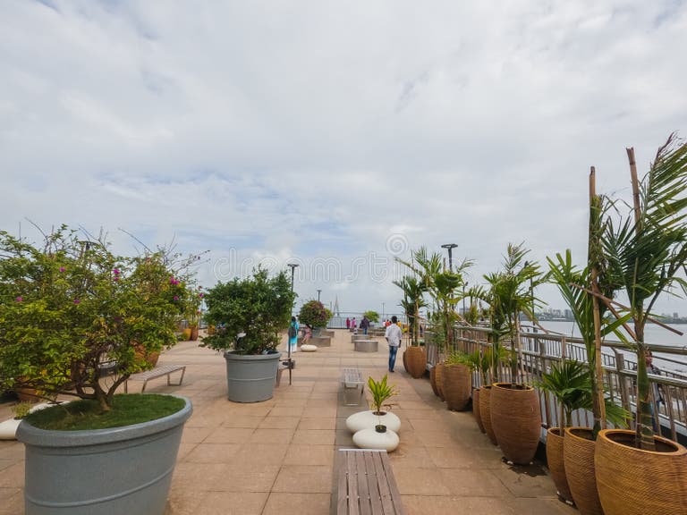 Dadar Chowpatty Viewing Deck Stock Image - Image of vacation, history ...