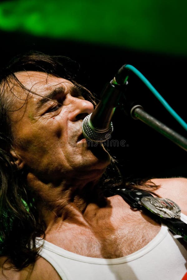 Dado Topic & Time after Time Editorial Photography - Image of electric ...