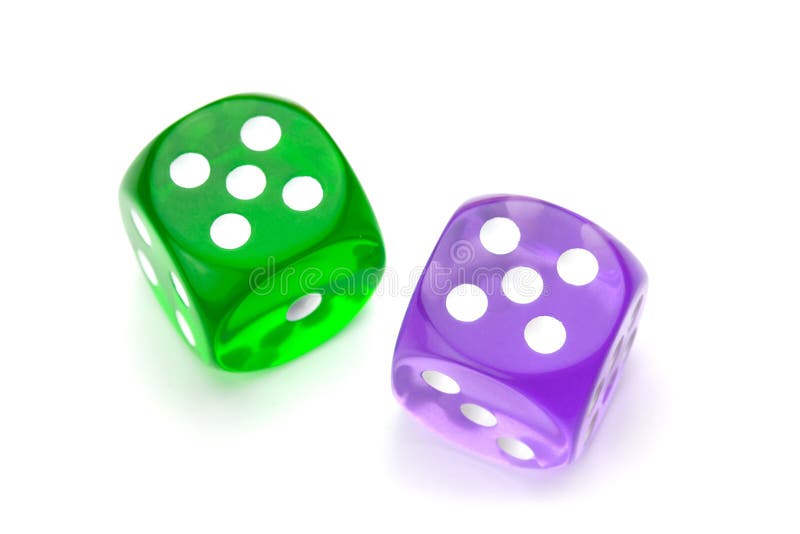 Dados roxos e verdes imagem de stock. Imagem de branco - 8167661