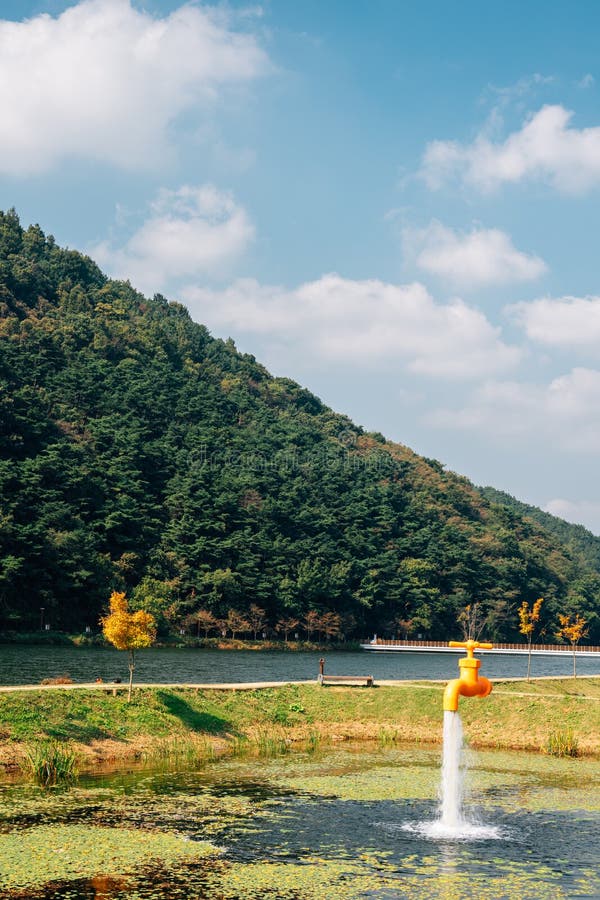 Ogyeonji Pond Songhae Park and Mountain in Daegu, Korea Editorial Stock ...