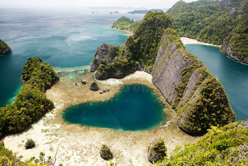 Dafalen Geosite Viewpoint Misool, Raja Ampat, Indonesia Stock Image ...