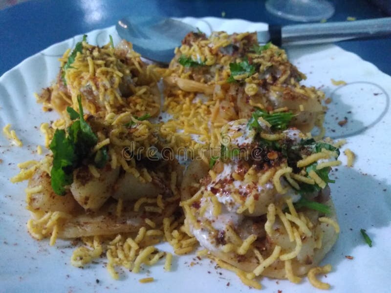 Dahi Papri Chaat with Dahi Bhalla Served on a Plate Garnished with Sev ...