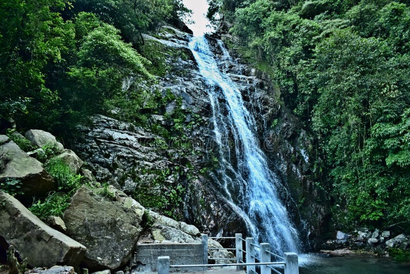 Dainthlen waterfalls stock image. Image of india, dainthlen - 130650341