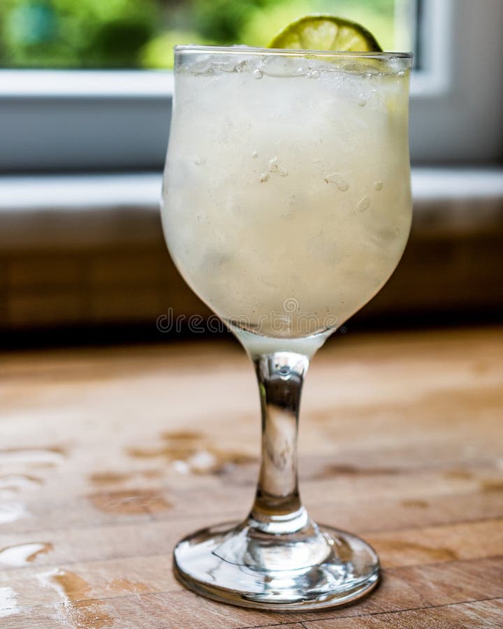 Daiquiri Cocktail with Lime and Crushed Ice. Stock Image - Image of ...