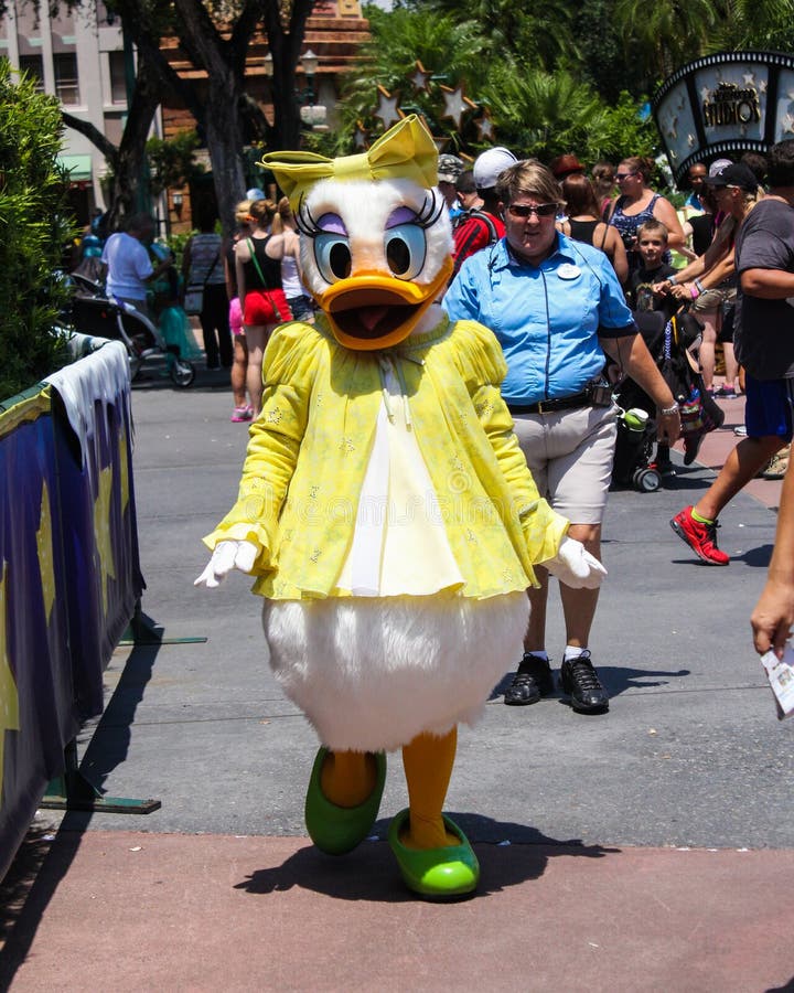 Daisy Duck in Disneyland, (Tokyo, Japan) Editorial Stock Photo - Image ...