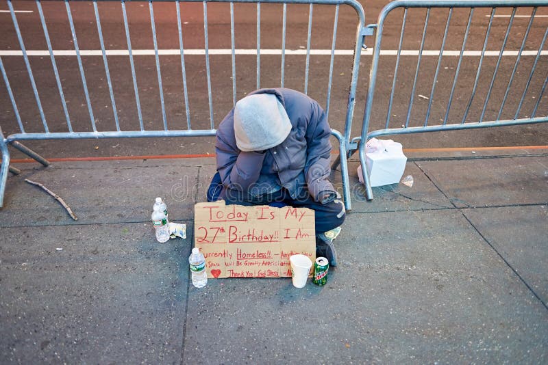 Daklozen redactionele fotografie. Image of horizontaal - 104542722