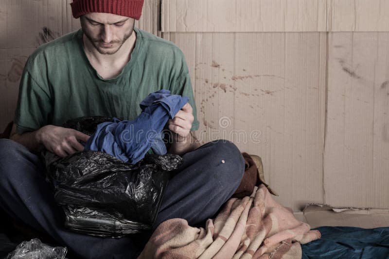 Daklozen Die Op De Straat Leven Stock Afbeelding - Image of armoede ...