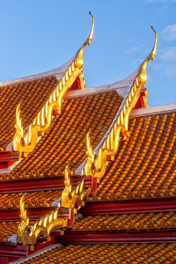 Dak Van Thaise Tempel Met Geveltoptop Stock Foto - Image of thais, mooi ...