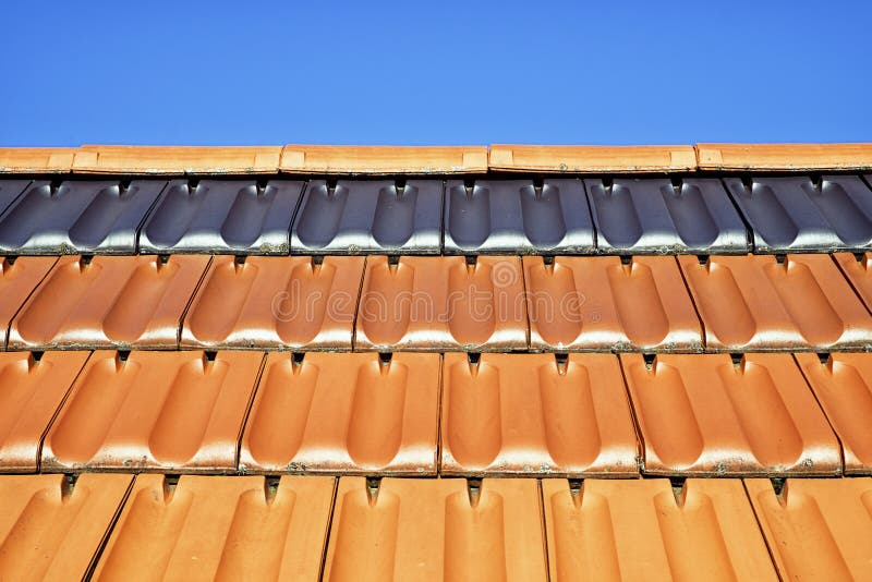 De tegels van het dak stock afbeelding. Image of metaal - 63593177