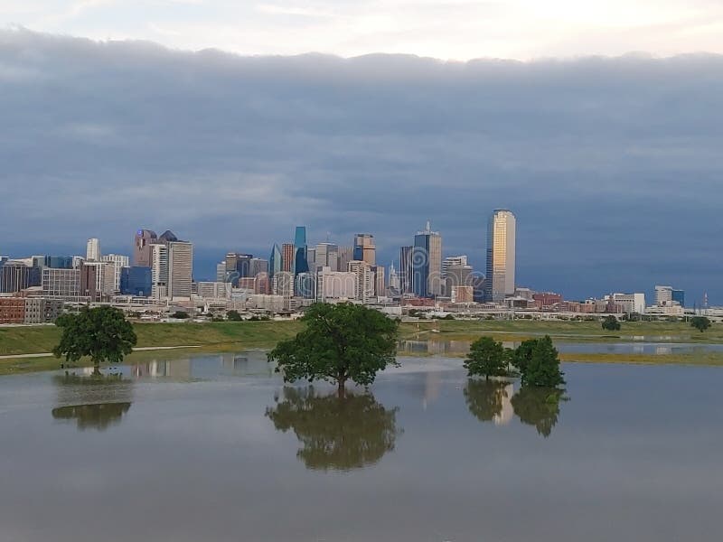 Dallas, Trinity River editorial stock image. Image of river - 228608554