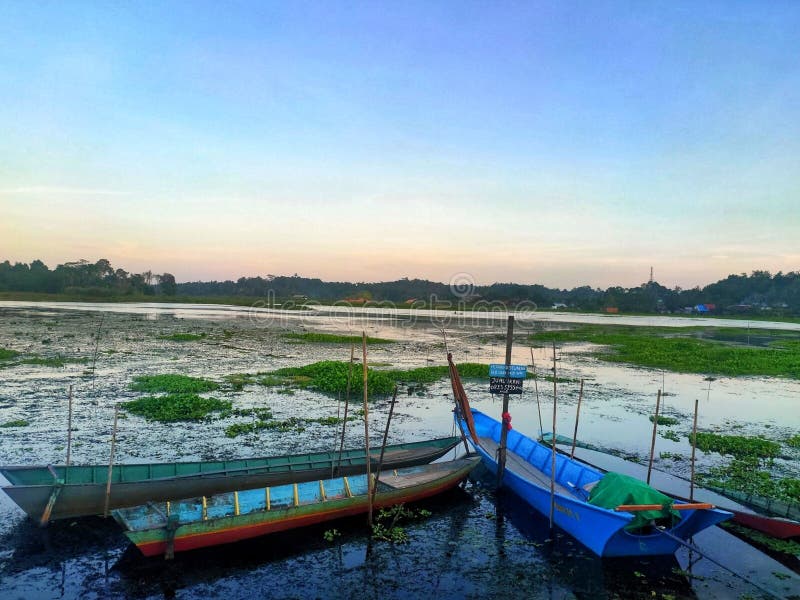 Bendungan Samarinda Samarinda Stock Image - Image of waterway, paddle ...