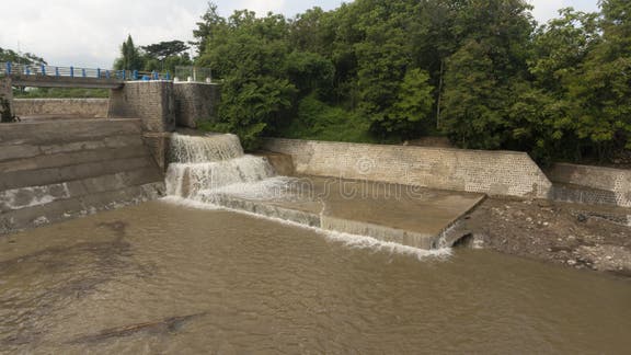 Dam Divider River Water Flow. Editorial Image - Image of auto, engine ...