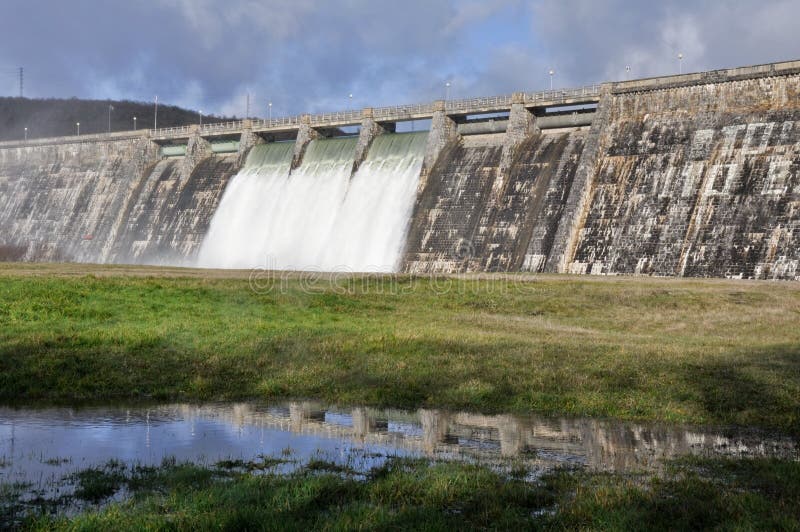 Dam Over Zadorra River (Spain) Stock Photo - Image of ullibarri ...