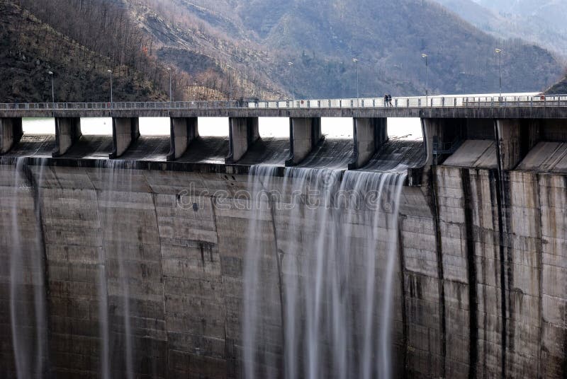 Dam with overflow stock image. Image of hydropower, danger - 36279067