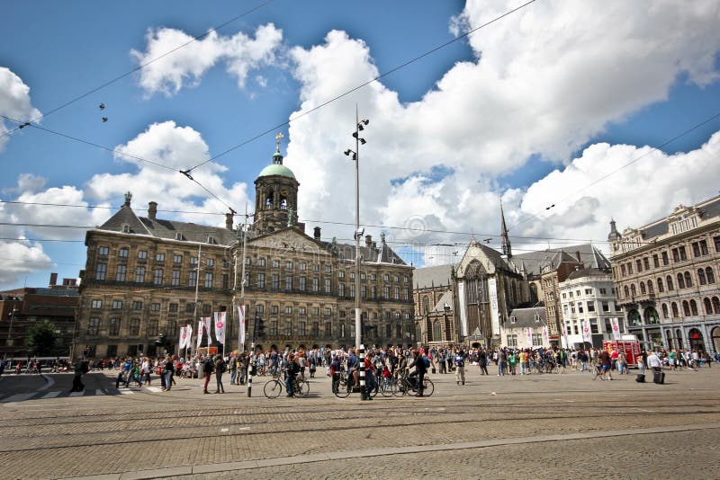 Dam Square - Amsterdam editorial photography. Image of center - 14667802