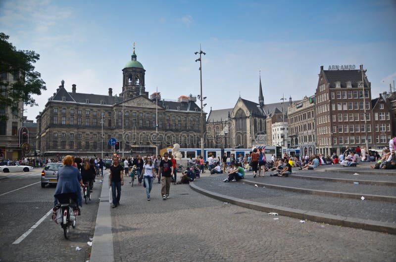 Dam Square - Amsterdam editorial photography. Image of center - 14667802