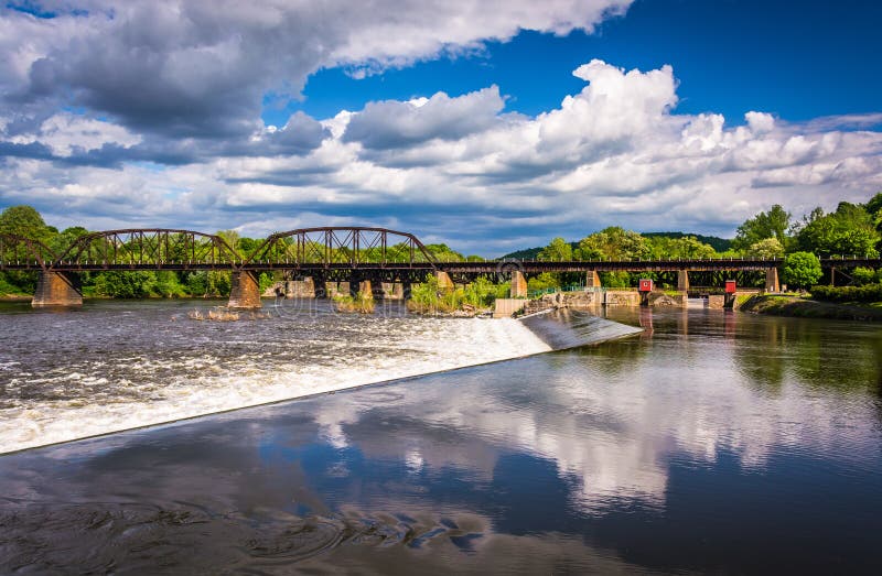 Dam and Train Bridge Over the Delaware River in Easton, Pennsylvania ...
