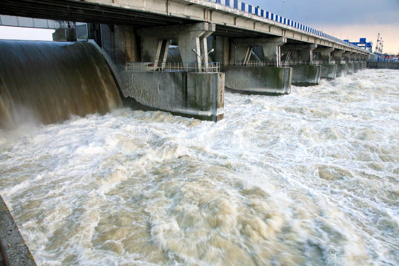 Locks and dam 19 stock image. Image of retain, industry - 1257829