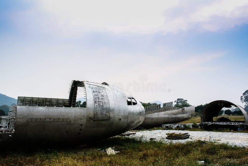 Damage of Airplane at Field Stock Photo - Image of crash, junk: 153267848