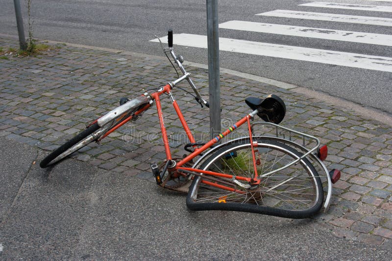 Damaged Bicycle stock image. Image of circle, bicycle - 33589987