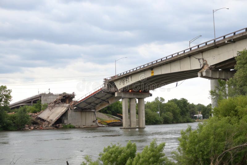 Damaged Bridge Structure stock illustration. Illustration of repair ...