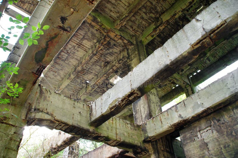Damaged Concrete Construction Stock Image - Image of rubble, pillar ...