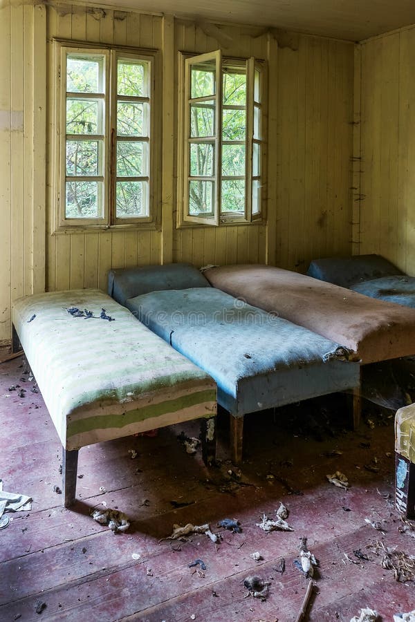 Damaged old room stock image. Image of dirty, damaged - 45092367