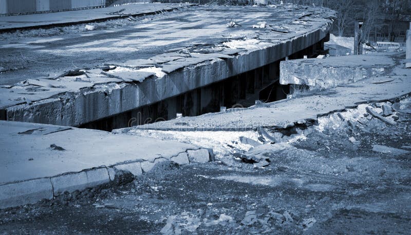 Damaged Overpass Picture. Image: 14340118