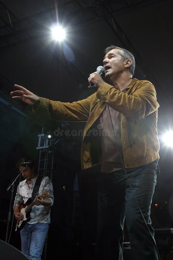 Dan Bitman editorial stock photo. Image of singer, festival - 22855243