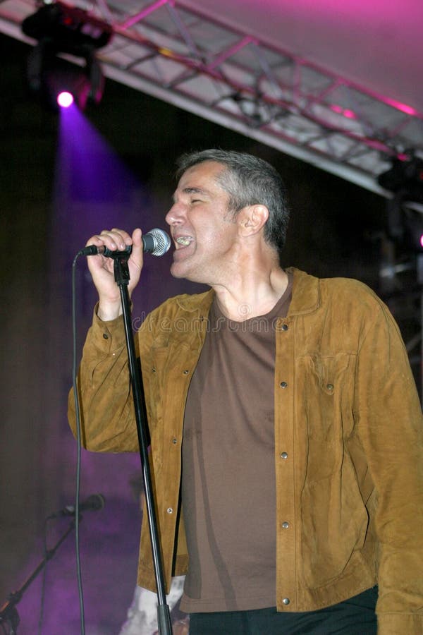 Dan Bitman editorial image. Image of festival, microphone - 28891330